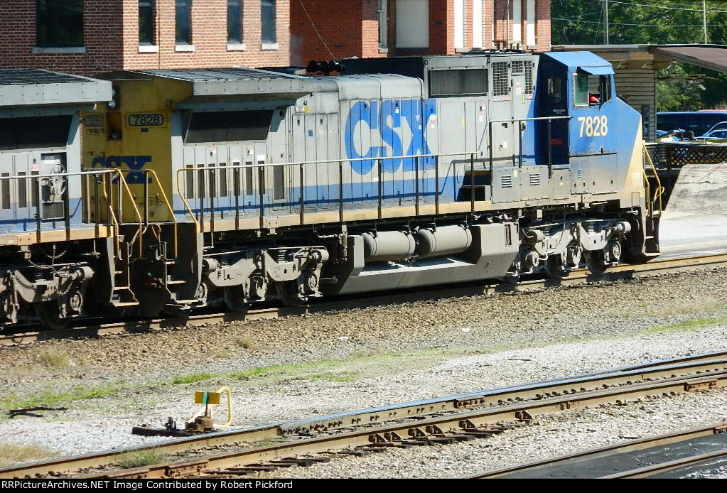 CSX 7828 (C40-8W)
